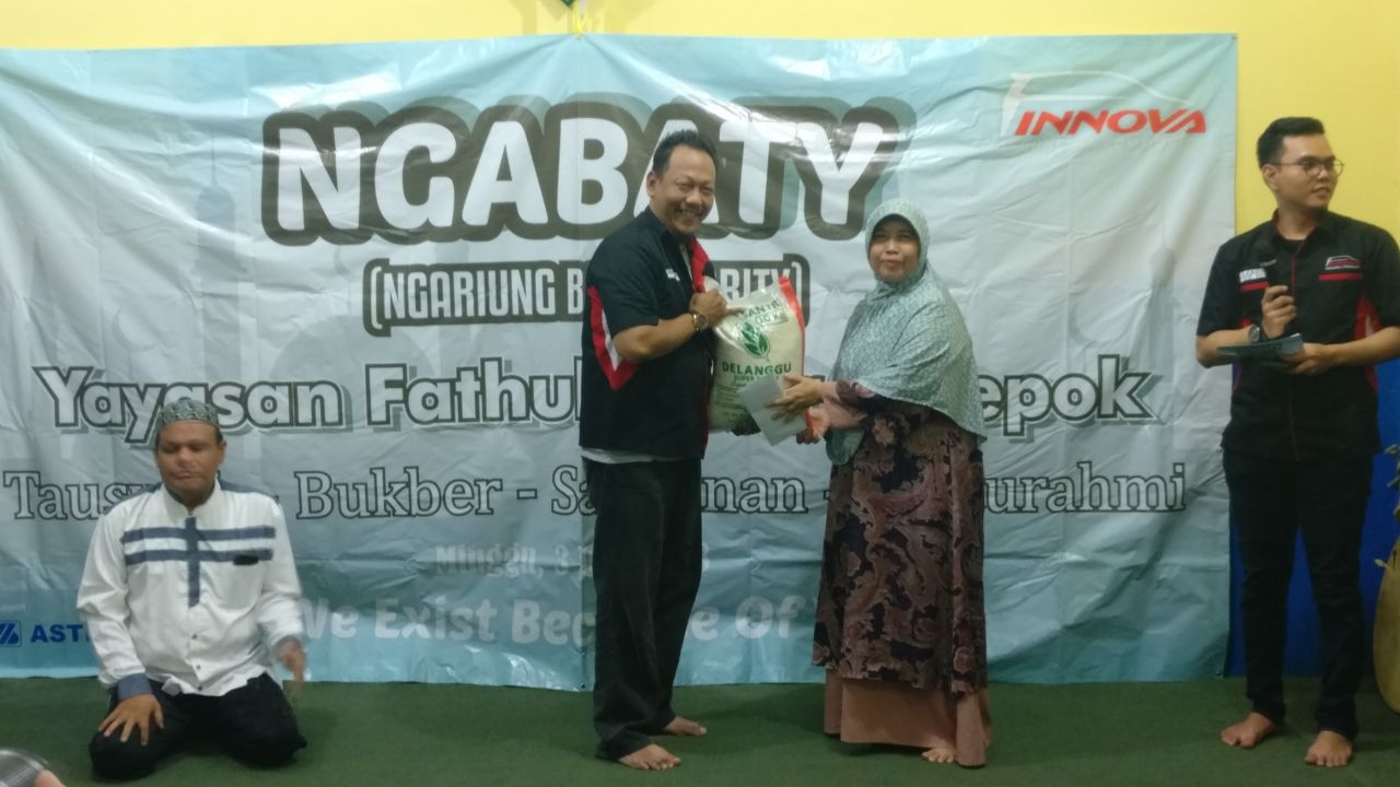 Donasi Komunitas Innova Indonesia Community Buat Yatim Piatu ...