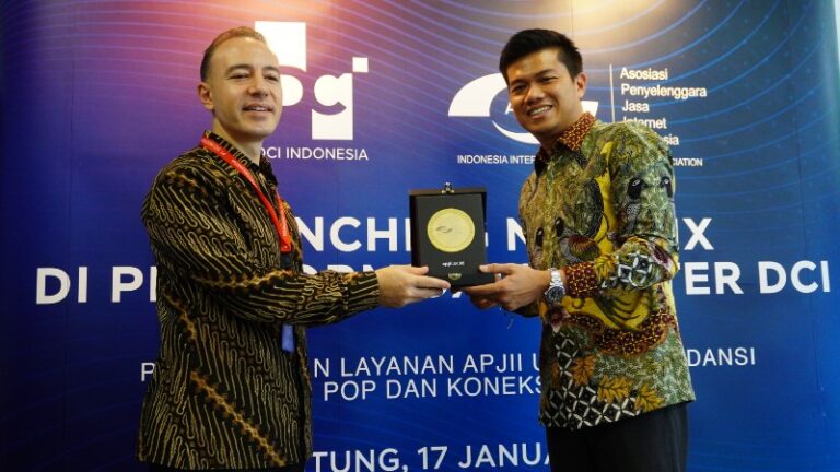 Kolaborasi PT DCI Indonesia Tbk dan APJII Perkuat Koneksi Internet ...